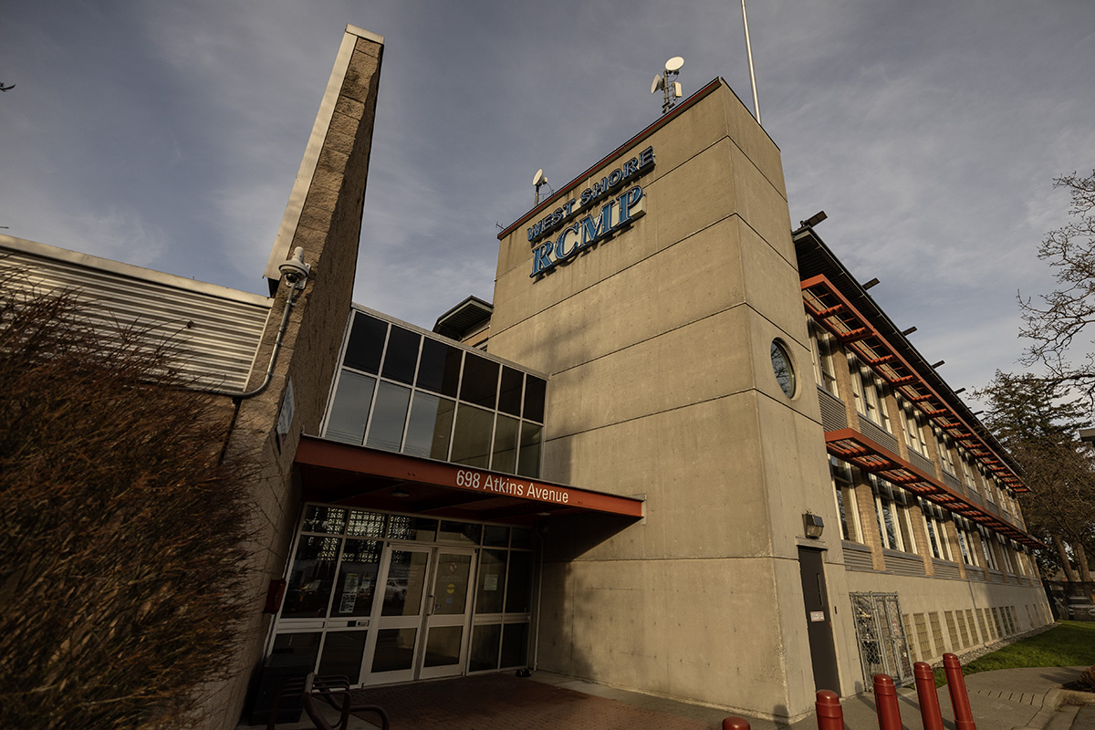 West Shore RCMP Bike Unit arrests wanted trio on Galloping Goose ...