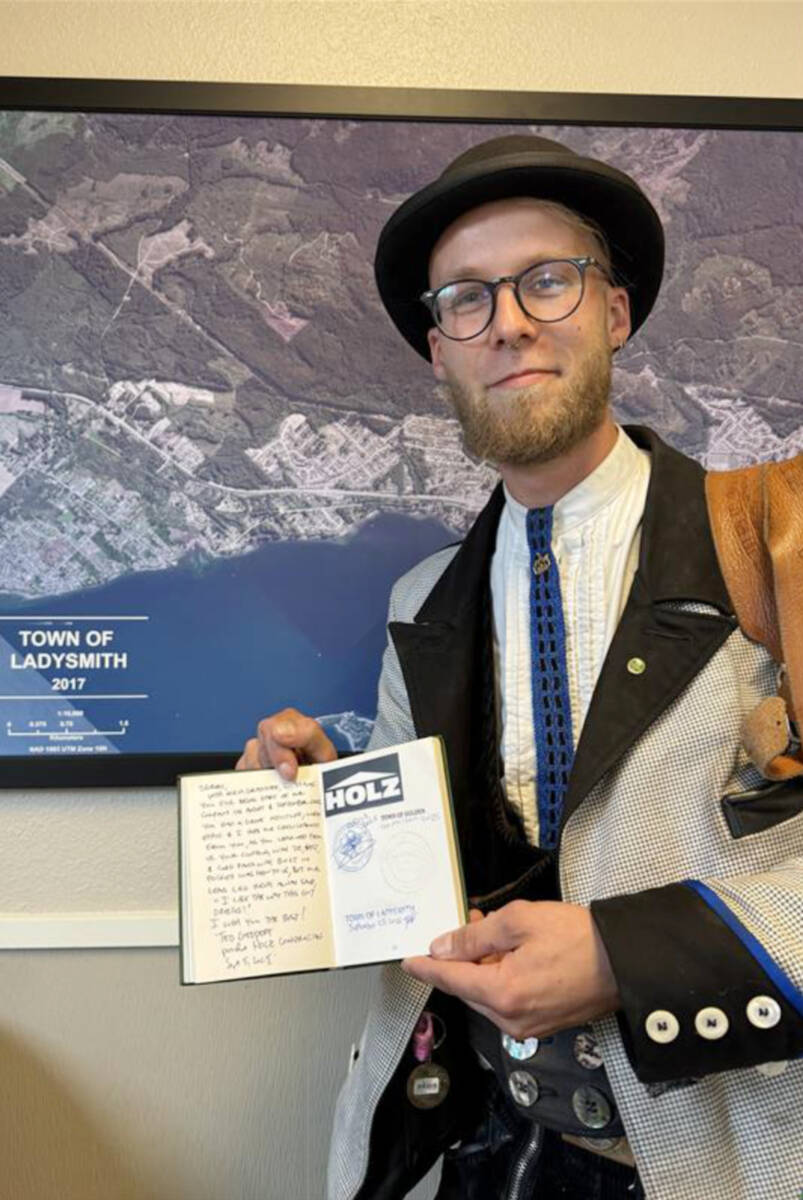 Journeyman welcome: German craftsman brings venerable Walz tradition to ...